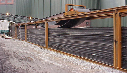 Stringing of conveyor belts